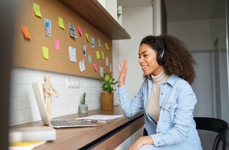 4 Ways to Use Tech for Effective Parent-Teacher Communication